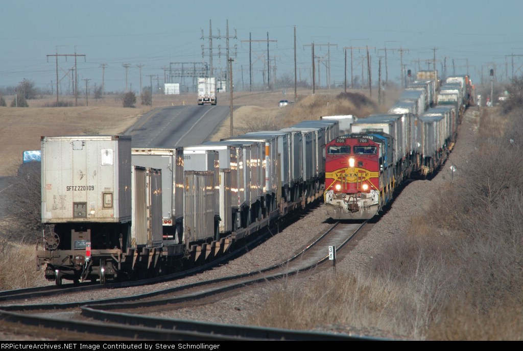 BNSF intermodal trains meet at Hermann